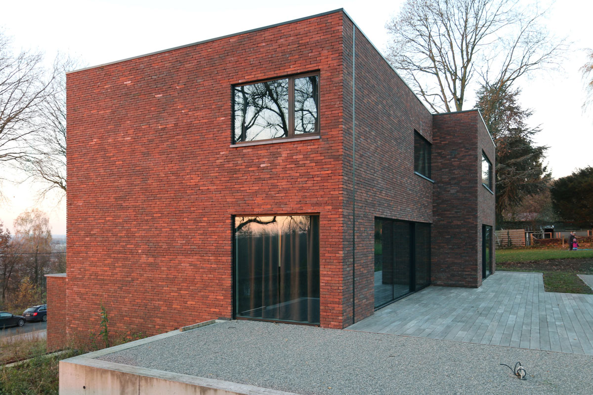 Brick E